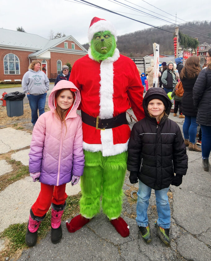 Second annual event brings chilly cheer to Loganton | News, Sports, Jobs - The Express